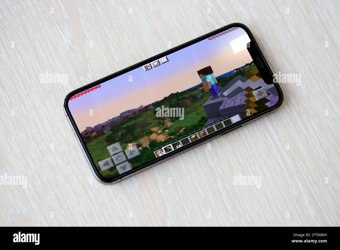 Minecraft game screenshot hi-res stock photography and images - Alamy