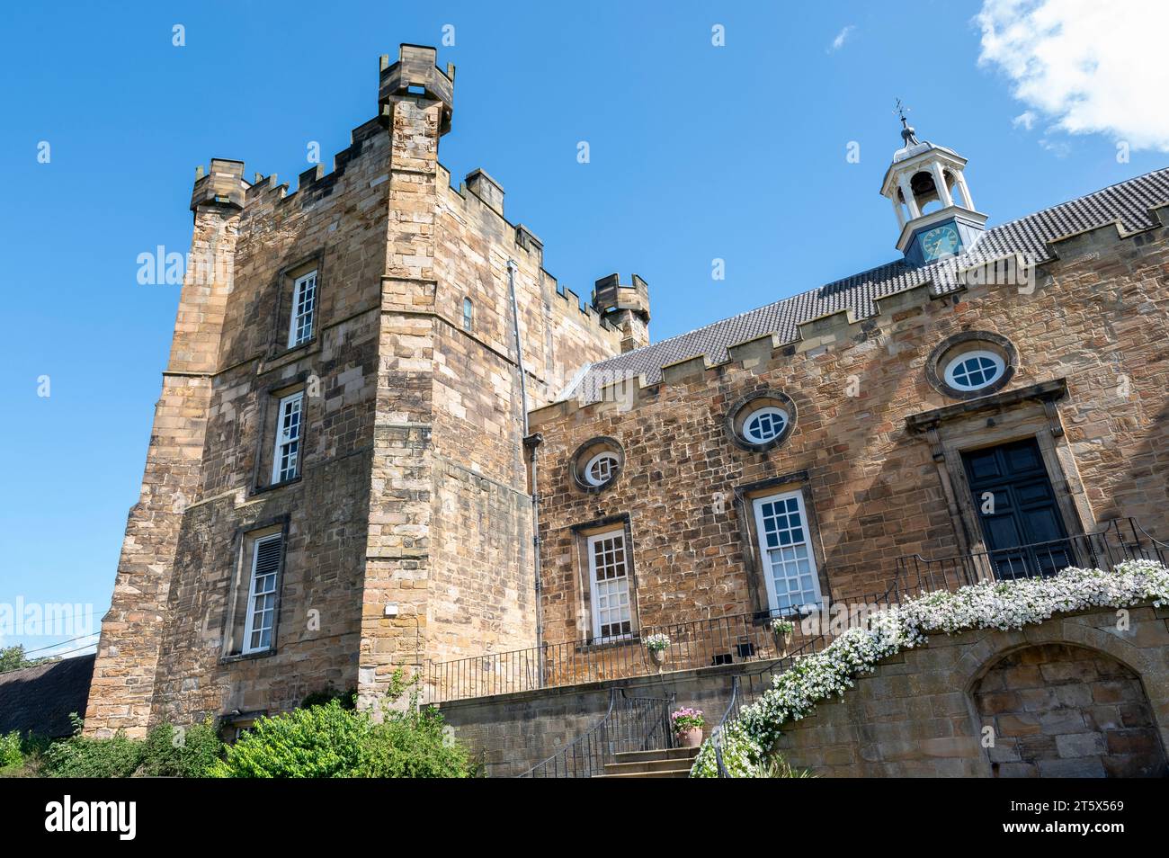 Lumley castle hi-res stock photography and images - Alamy