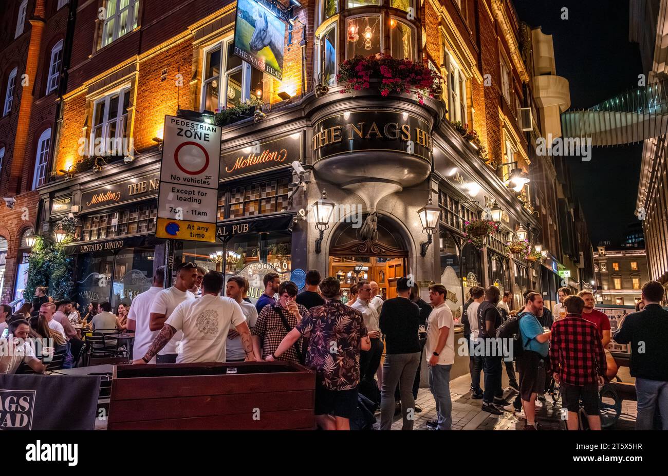 James Street, Covent Garden, The Nags Head Pub, A summer's evening ...