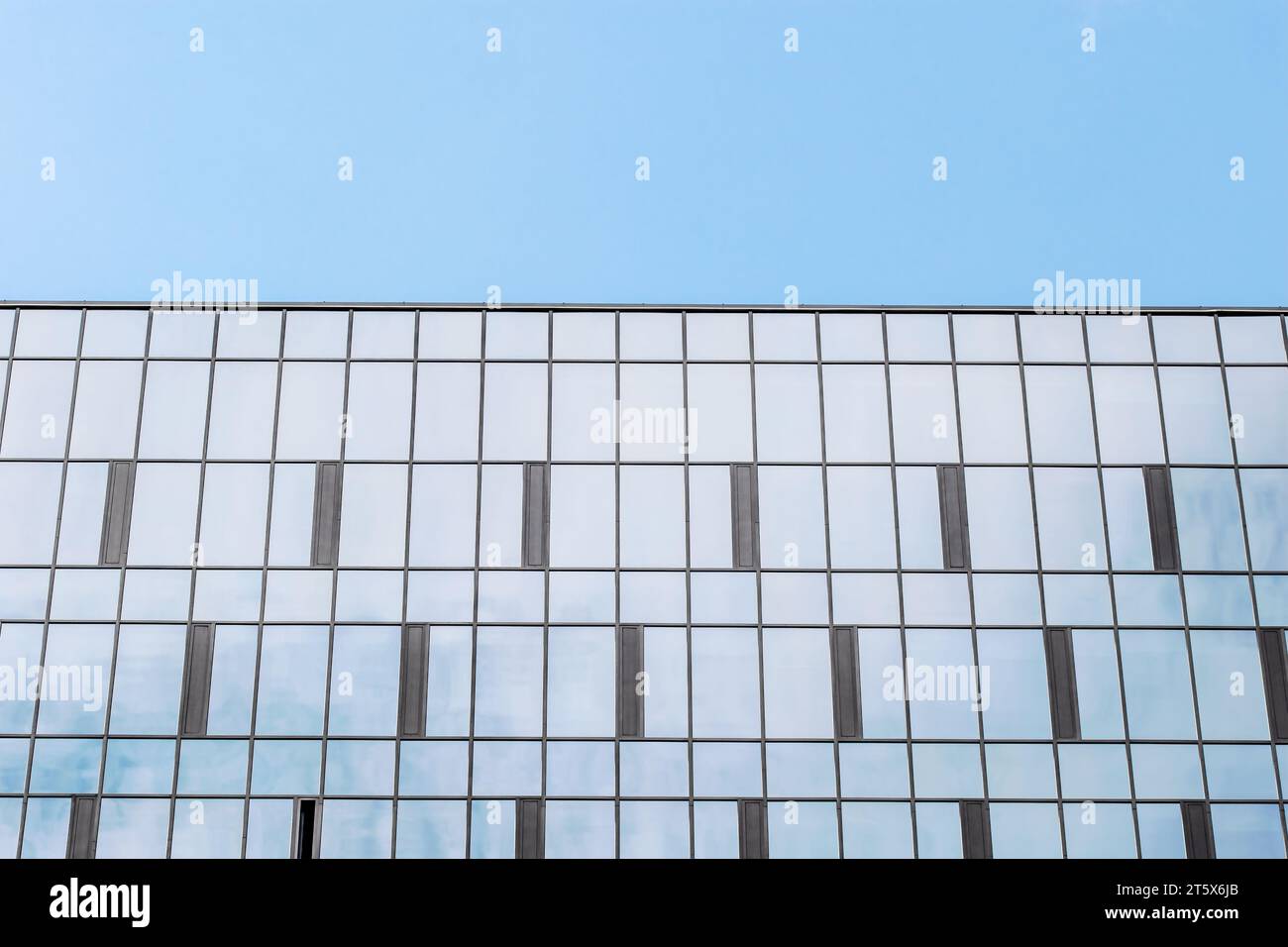 Slanted building facade hi-res stock photography and images - Alamy