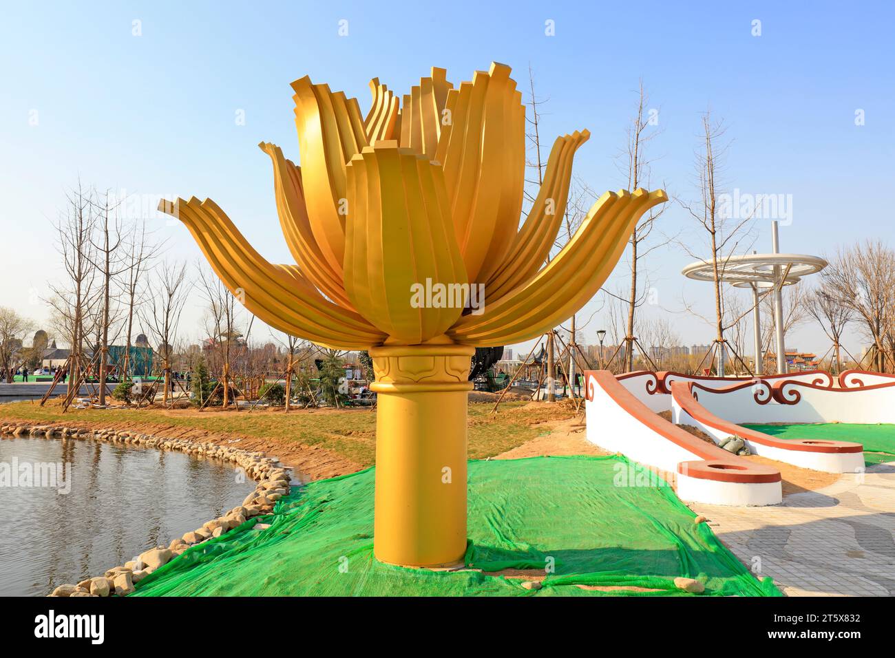 Golden Lotus sculpture Stock Photo - Alamy