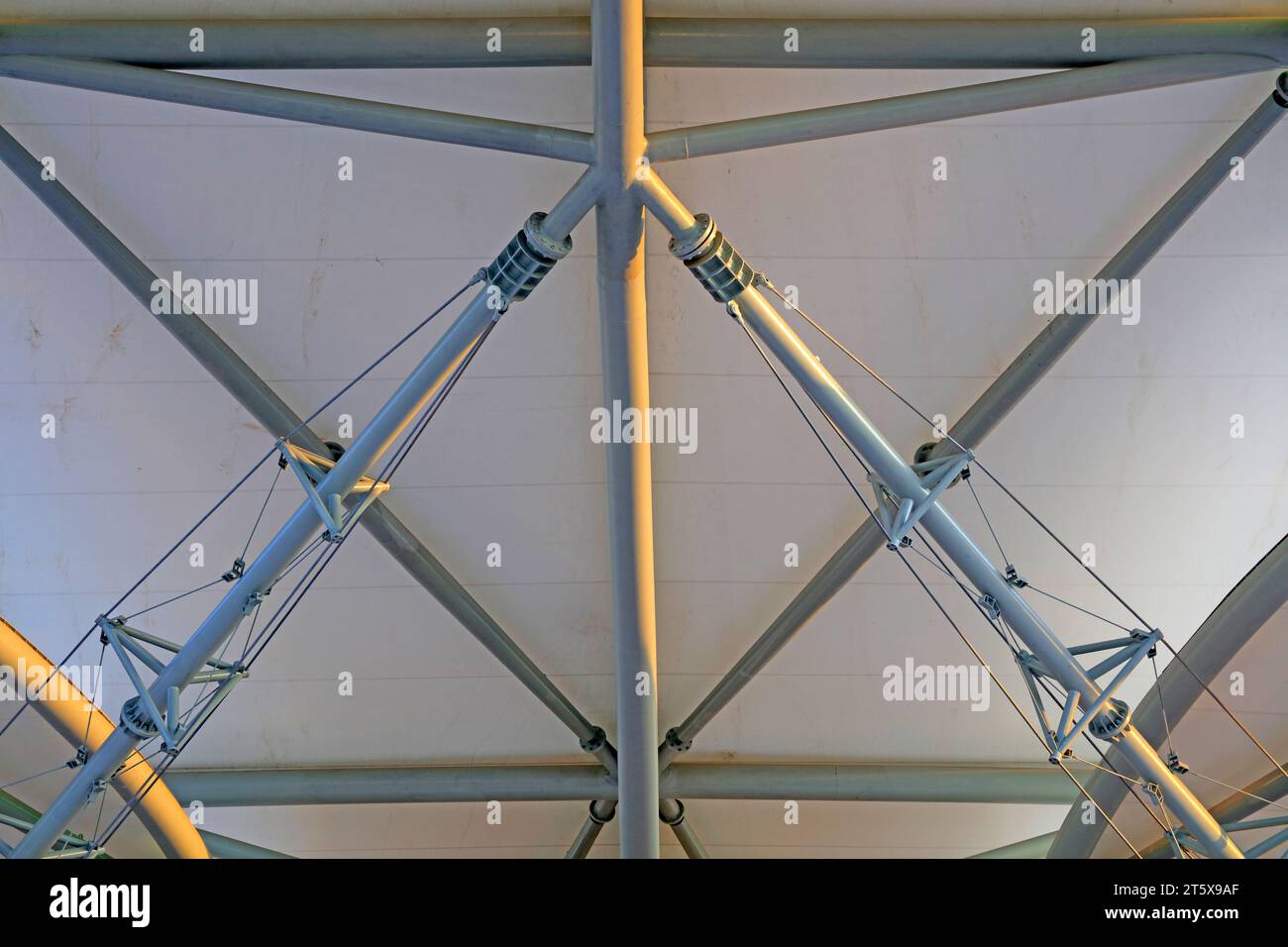 Steel arcs hi-res stock photography and images - Alamy