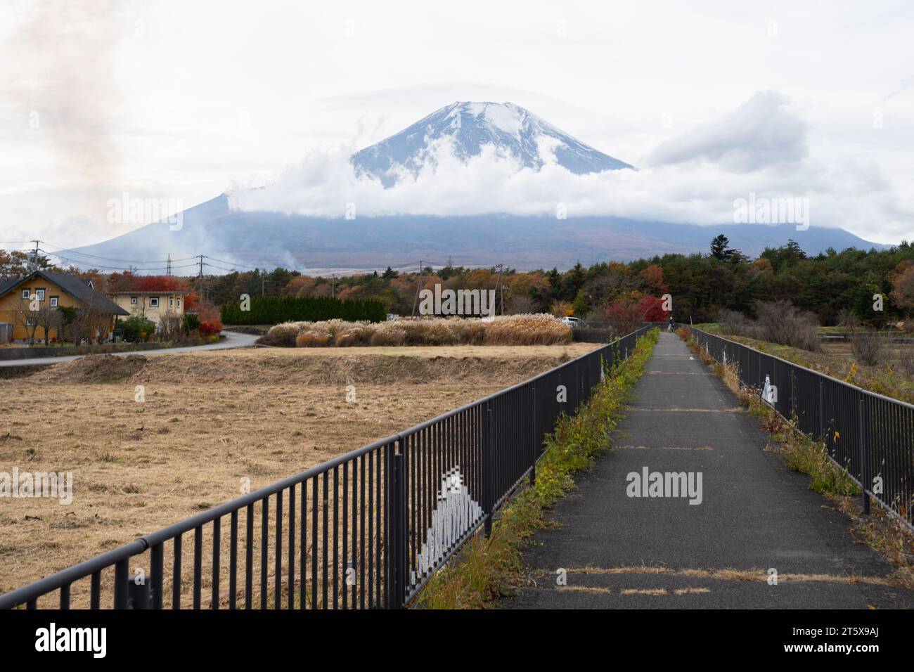 Fujiyoshida, Yamanashi Prefecture, Japan. 6th Nov, 2023. Clouds roll ...
