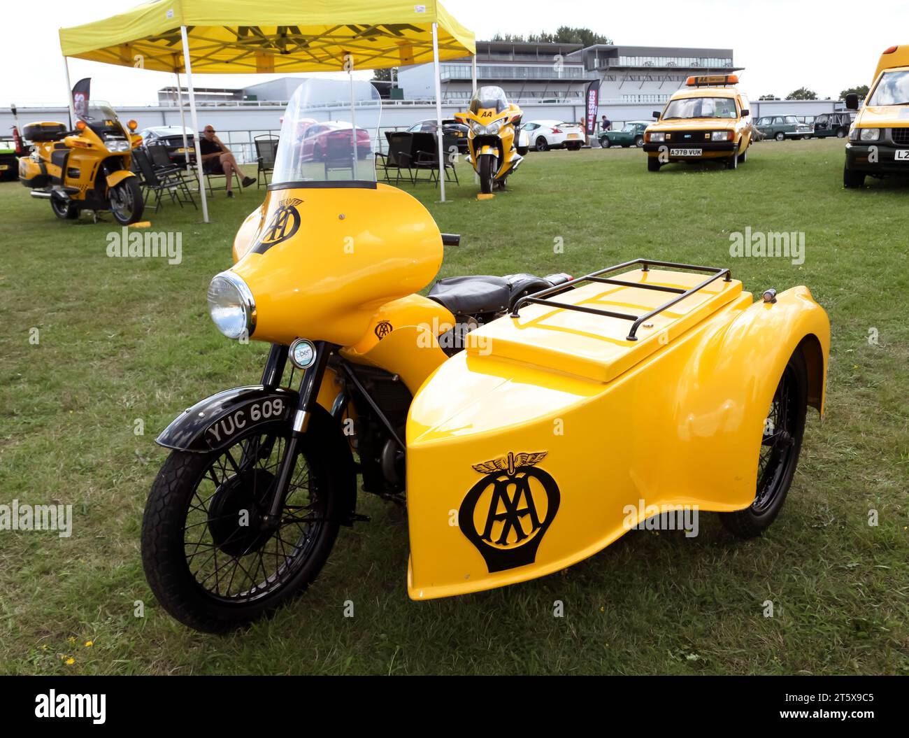Yellow aa motorcycle hi-res stock photography and images - Alamy