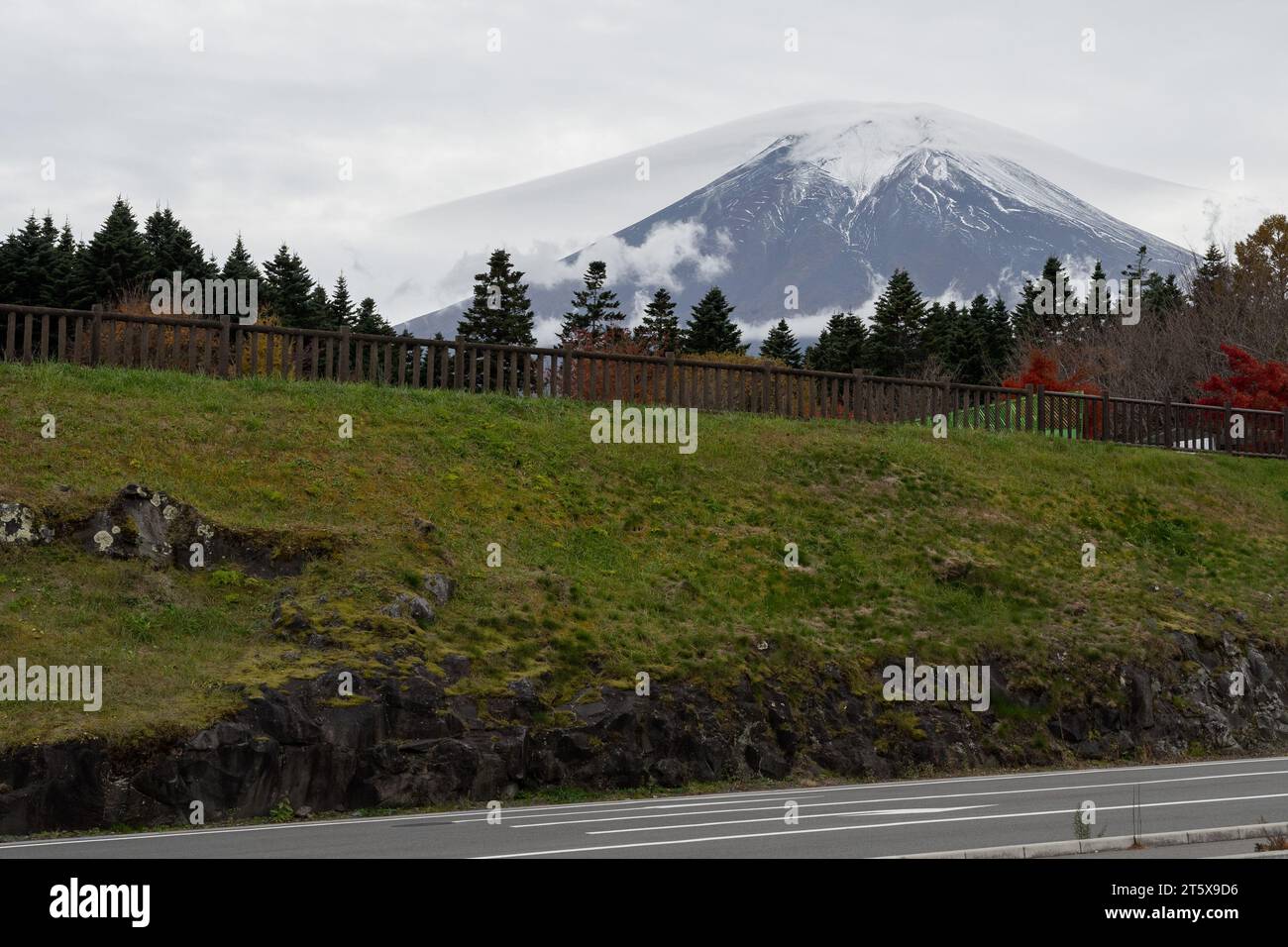 Fujiyoshida, Yamanashi Prefecture, Japan. 6th Nov, 2023. Clouds roll ...