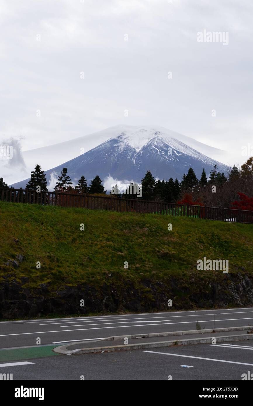 Fujiyoshida, Yamanashi Prefecture, Japan. 6th Nov, 2023. Clouds roll ...