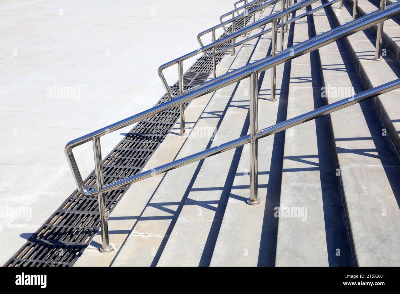 Sturdy railings hi-res stock photography and images - Alamy