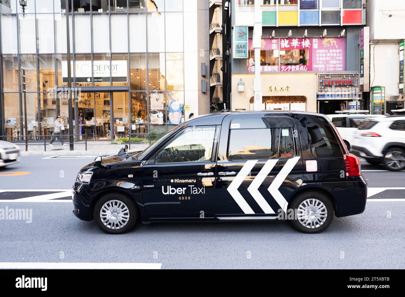 Tokyo taxi 2023 hi-res stock photography and images - Alamy