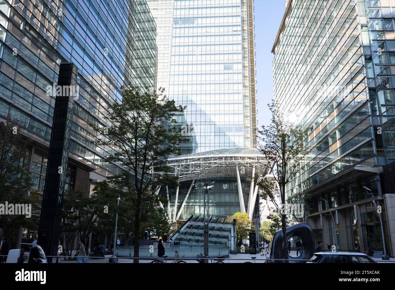 Tokyo, Japan. 2nd Nov, 2023. The Tokyo Midtown office building ...