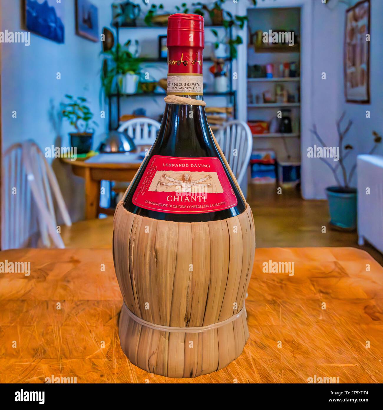 Kitchen chianti hi-res stock photography and images - Alamy