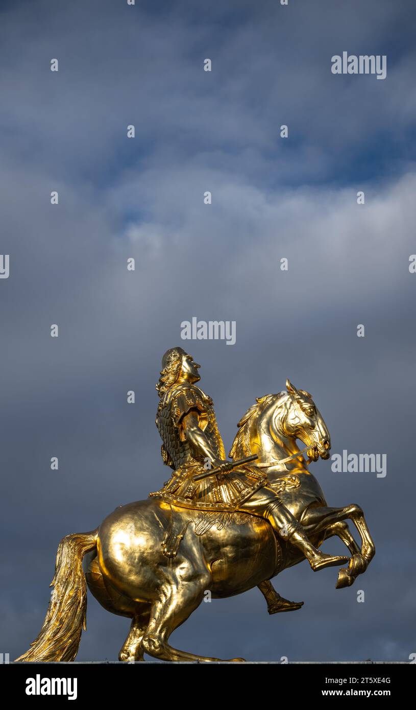 Dresden, Germany. 07th Nov, 2023. In the morning, the sun shines on the ...