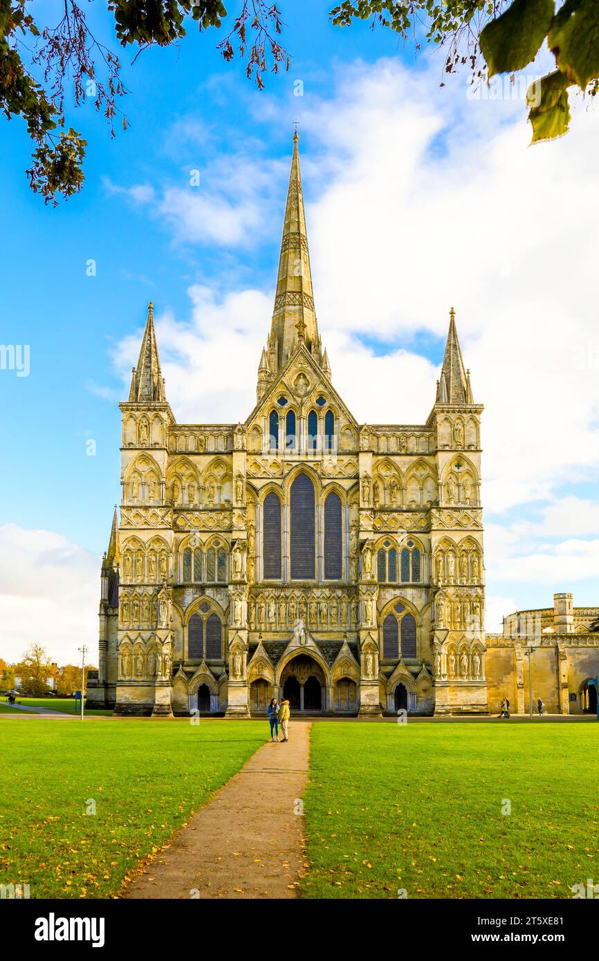 Salisbury Cathedral, Wiltshire England Stock Photo - Alamy Salisbury Cathedral, Wiltshire England Stock Photo - Alamy