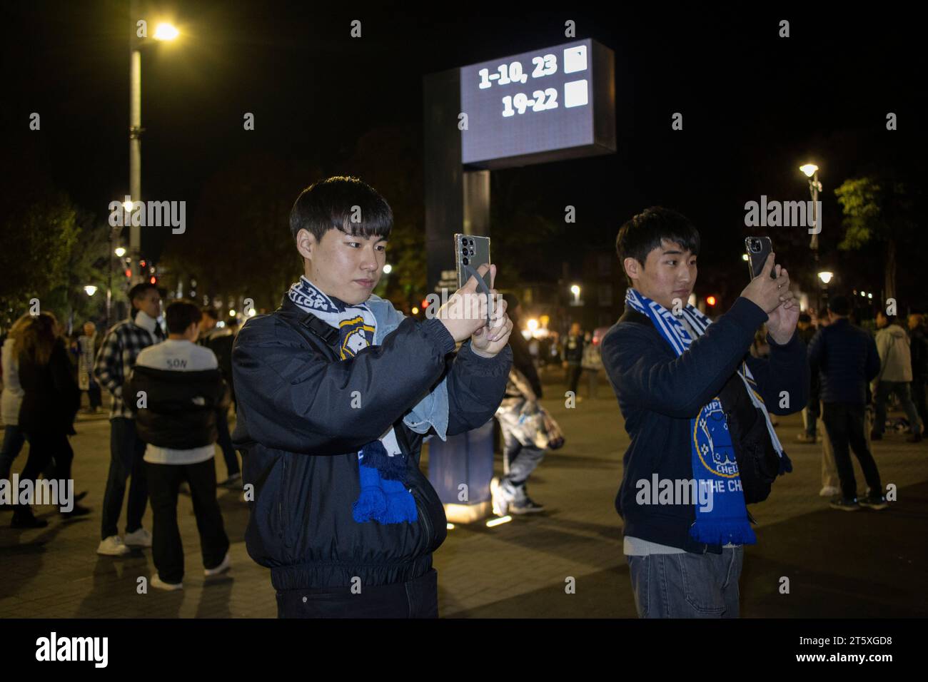 Asian football fans uk hi-res stock photography and images - Alamy