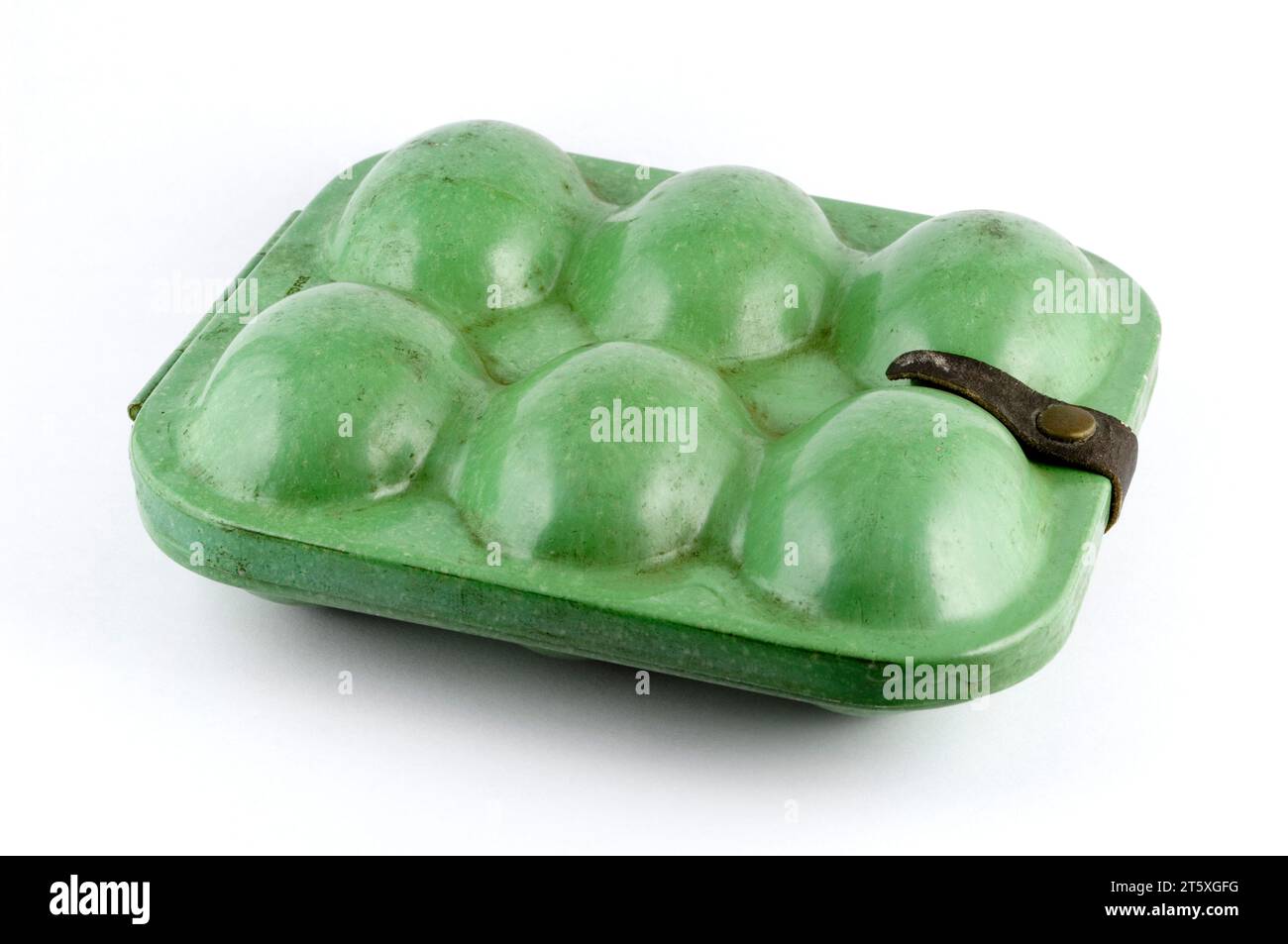 Vintage 1950s Metal Egg Box Stock Photo - Alamy