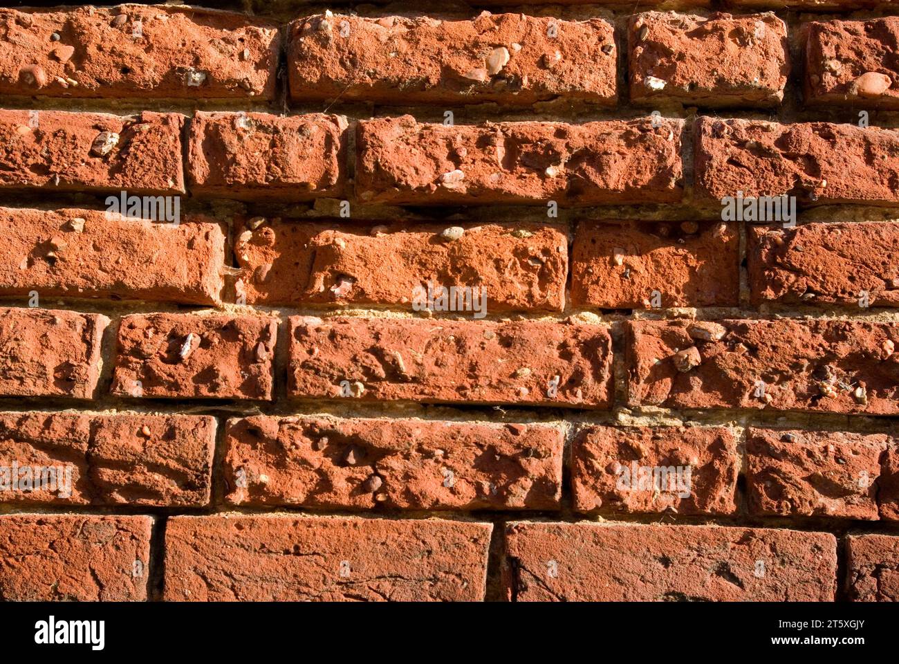 Damage brickwork hi-res stock photography and images - Alamy