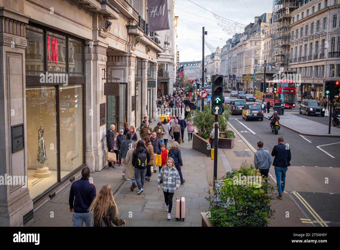 LONDON, OCTOBER 6, 2023: Elevated view of H&M store and crowds of ...