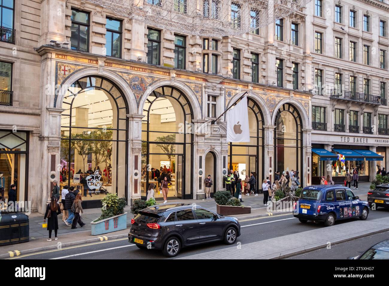 LONDON, OCTOBER 6, 2023: Apple Store on Regent Street and crowds of ...