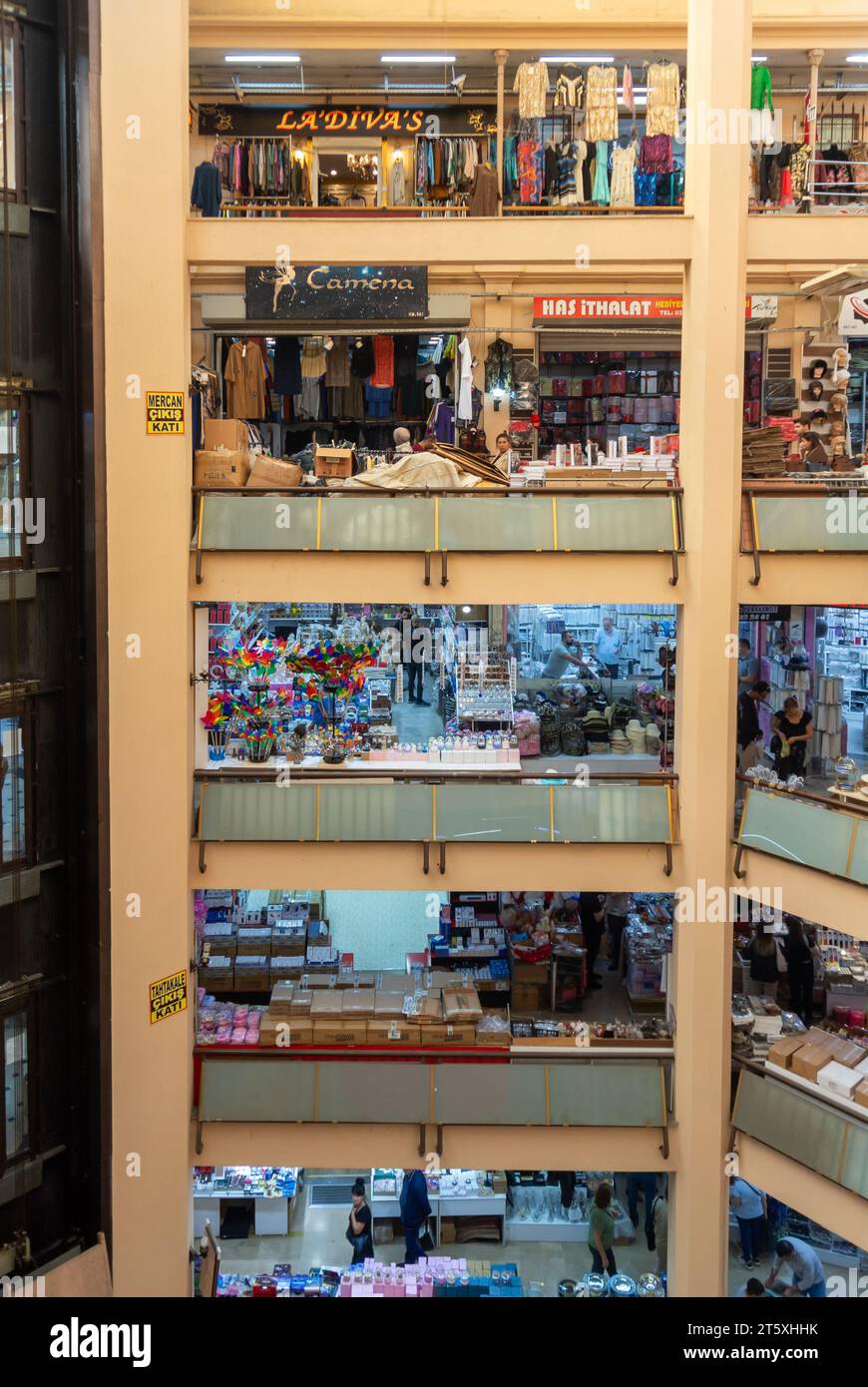 Hediyelik esya carsisi hi-res stock photography and images - Alamy