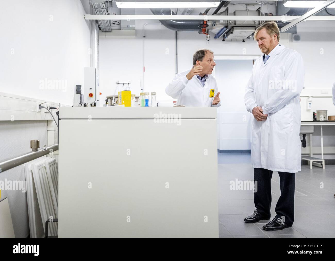 Utrecht, Netherlands. 07th Nov, 2023. UTRECHT - King Willem-Alexander ...