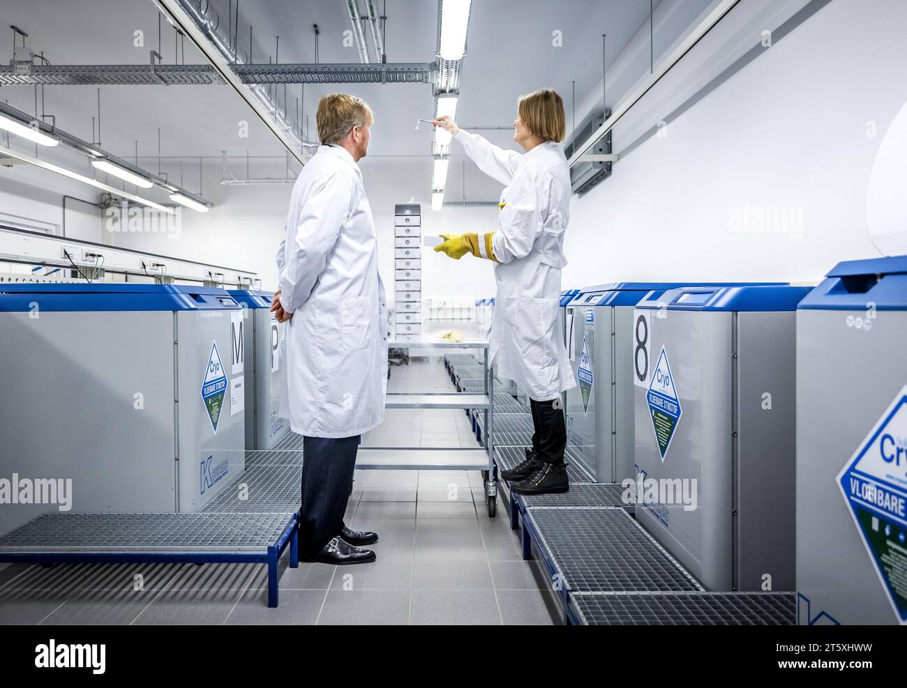 Utrecht, Netherlands. 07th Nov, 2023. UTRECHT - King Willem-Alexander ...