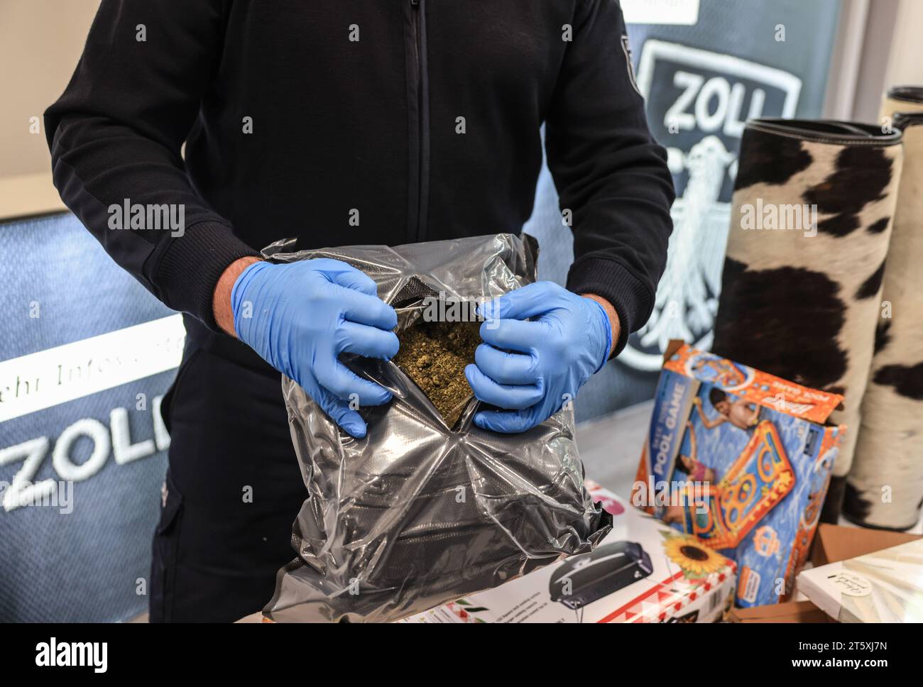 Consignments hi-res stock photography and images - Alamy