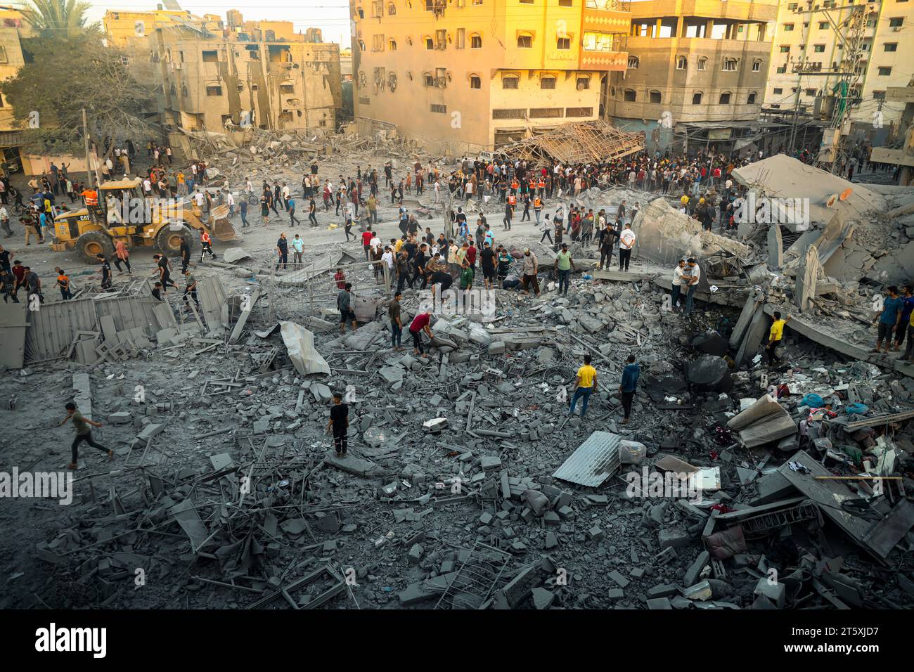Palestinian look for survivors after Israeli airstrike in Rafah, Gaza ...