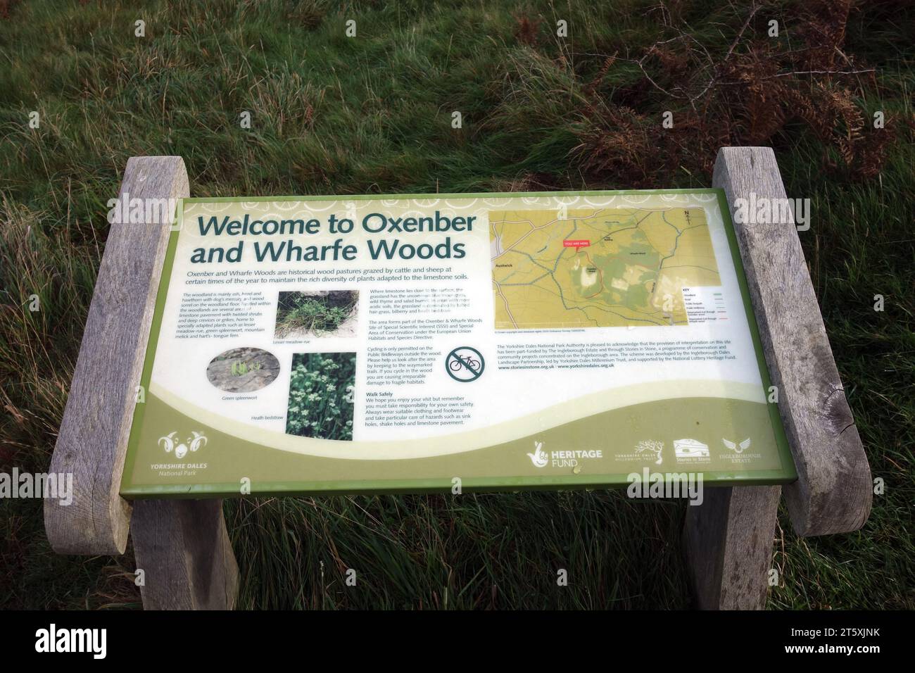 Information board uk woodland hi-res stock photography and images - Alamy