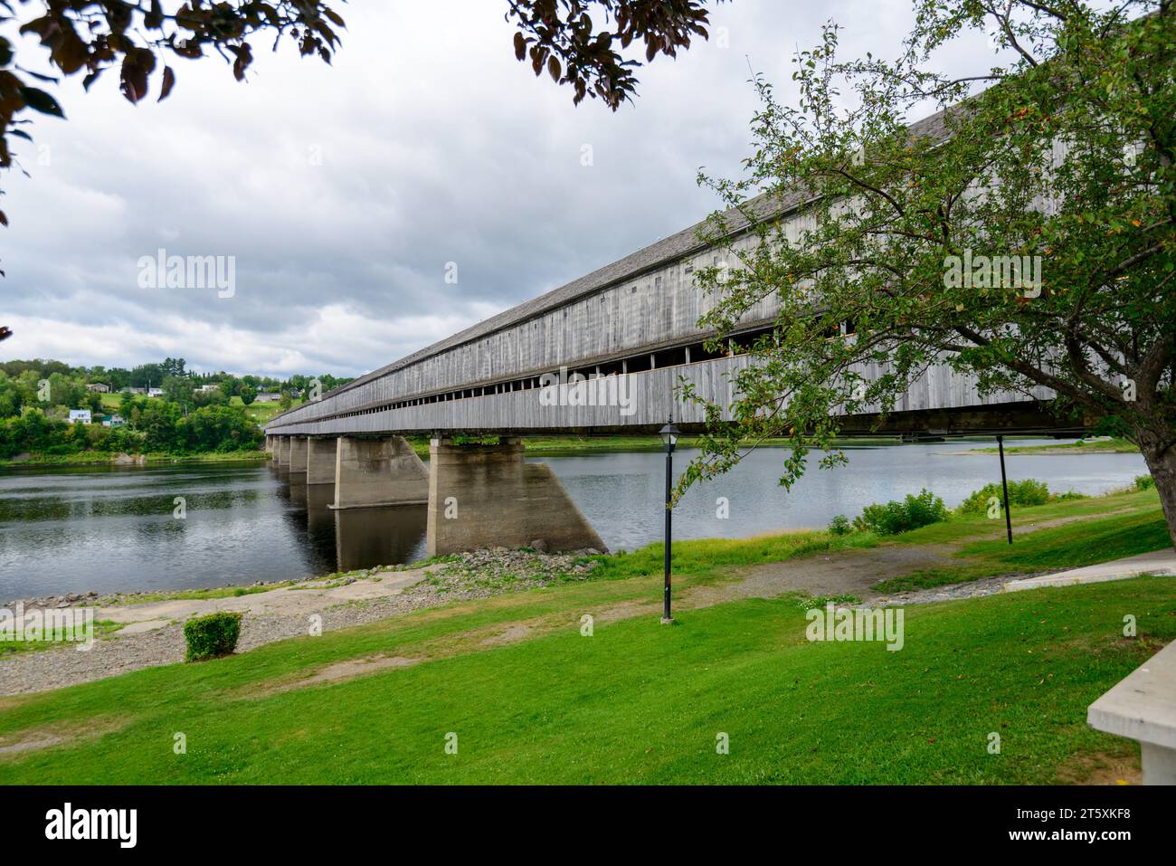 Covered pedestrian bridge man hi-res stock photography and images - Alamy
