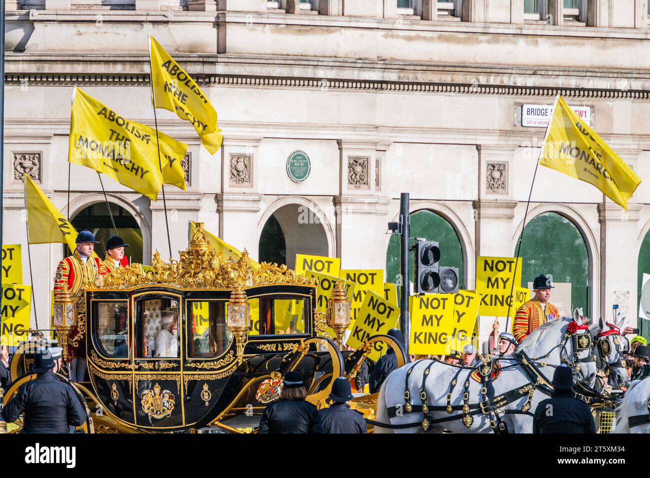 London, UK. 7th Nov, 2023. Not my King protesters wave flags and shout ...