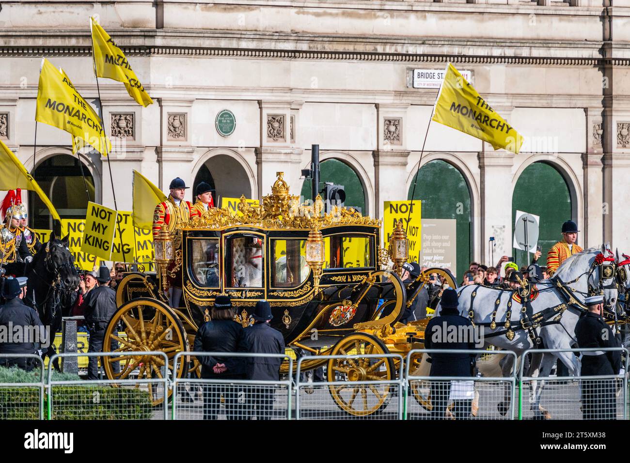 London, UK. 7th Nov, 2023. Not my King protesters wave flags and shout ...