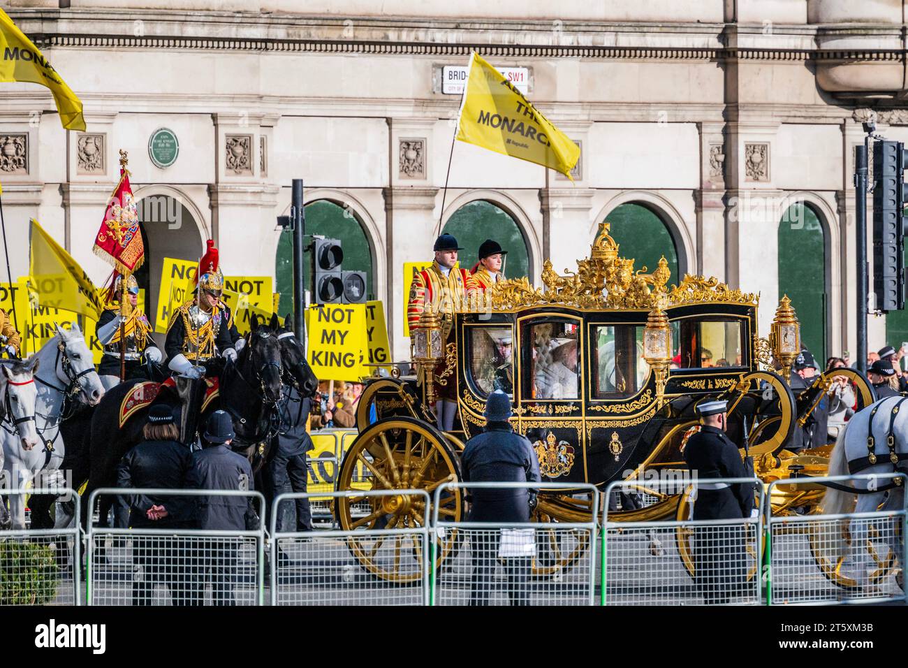 London, UK. 7th Nov, 2023. Not my King protesters wave flags and shout ...
