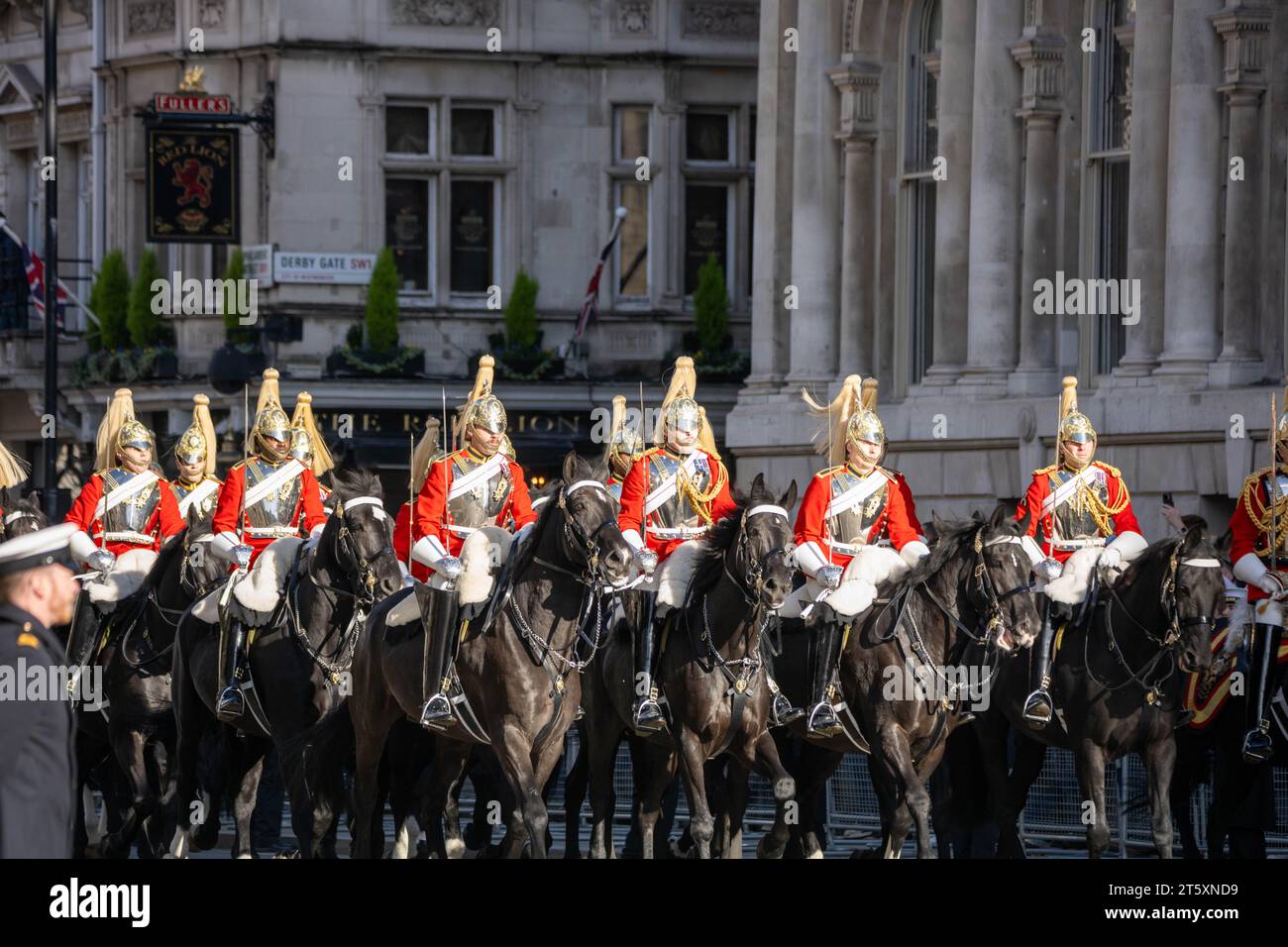 Majesty guard hi-res stock photography and images - Alamy