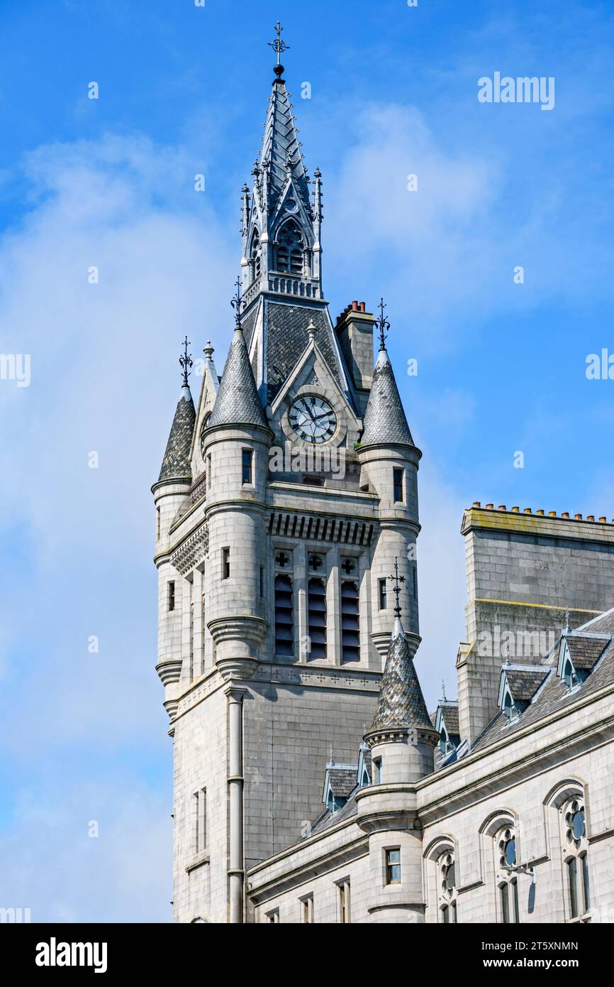 Scottish baronial architecture hi-res stock photography and images - Alamy