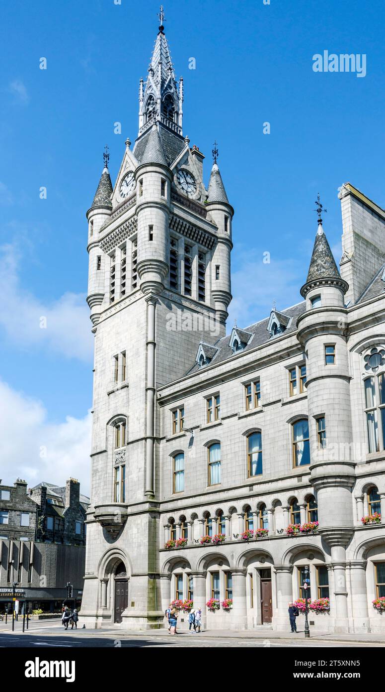 Scottish baronial architecture hi-res stock photography and images - Alamy