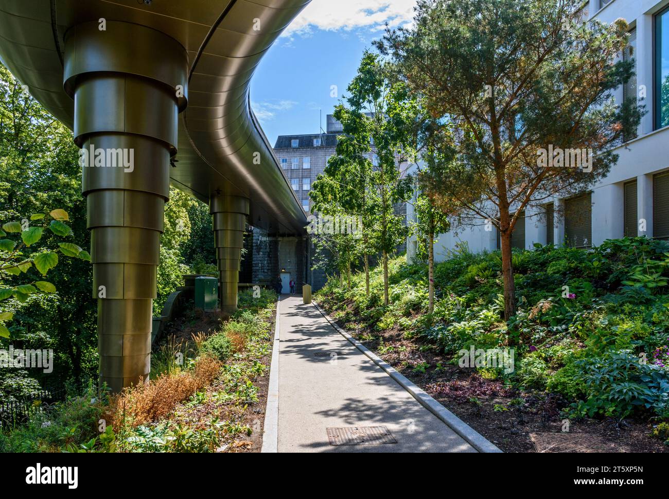 Elevated walkways hi-res stock photography and images - Alamy