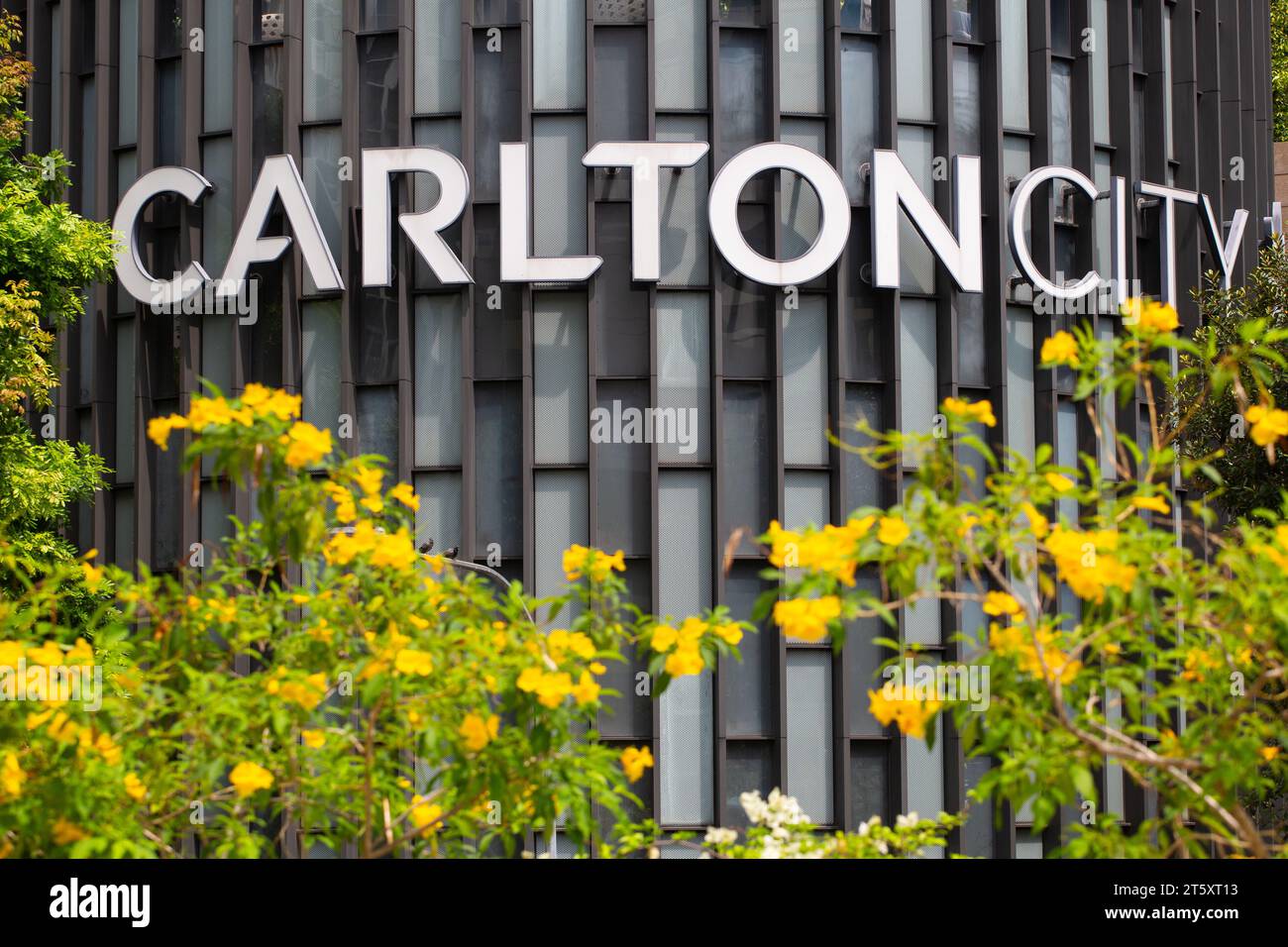 Carlton City Hotel at Tanjong Pagar, Singapore Stock Photo - Alamy