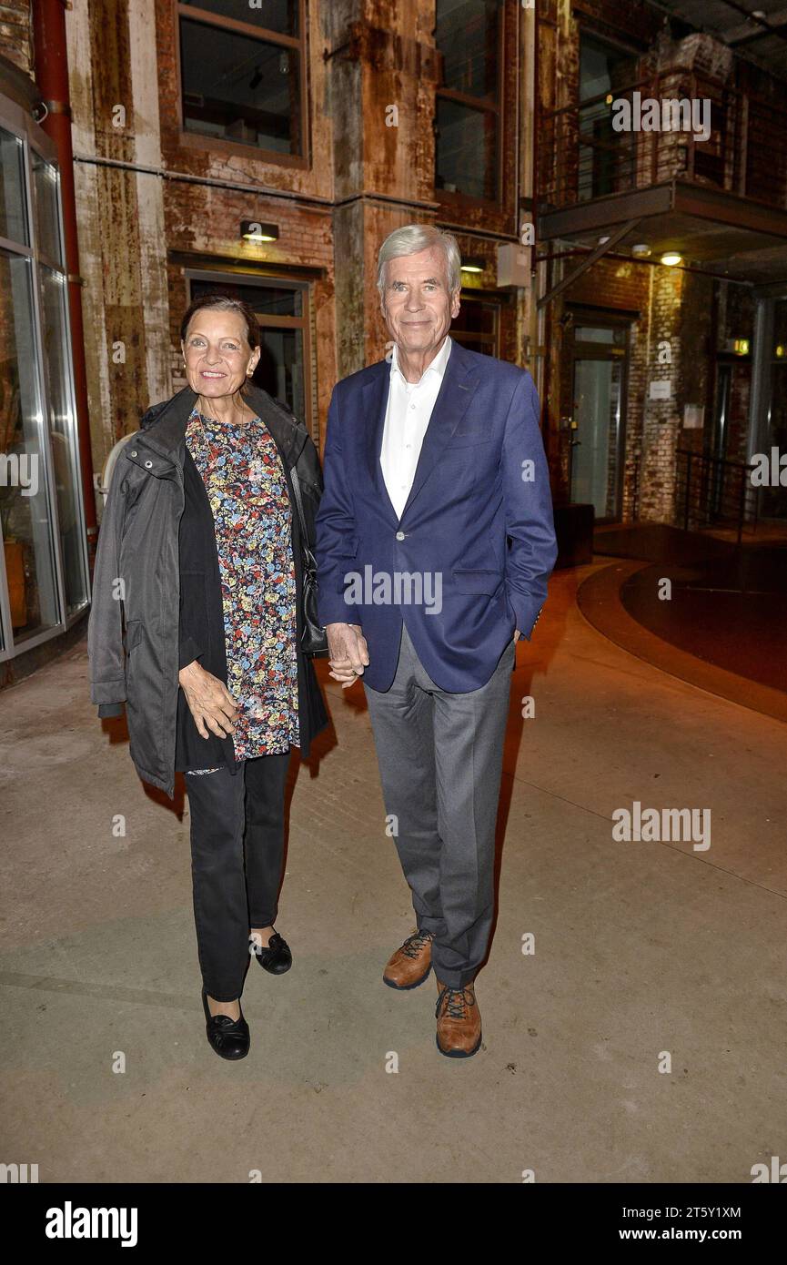 Michael Otto Unternehmer mit Ehefrau Christl Otto bei der Premiere ...