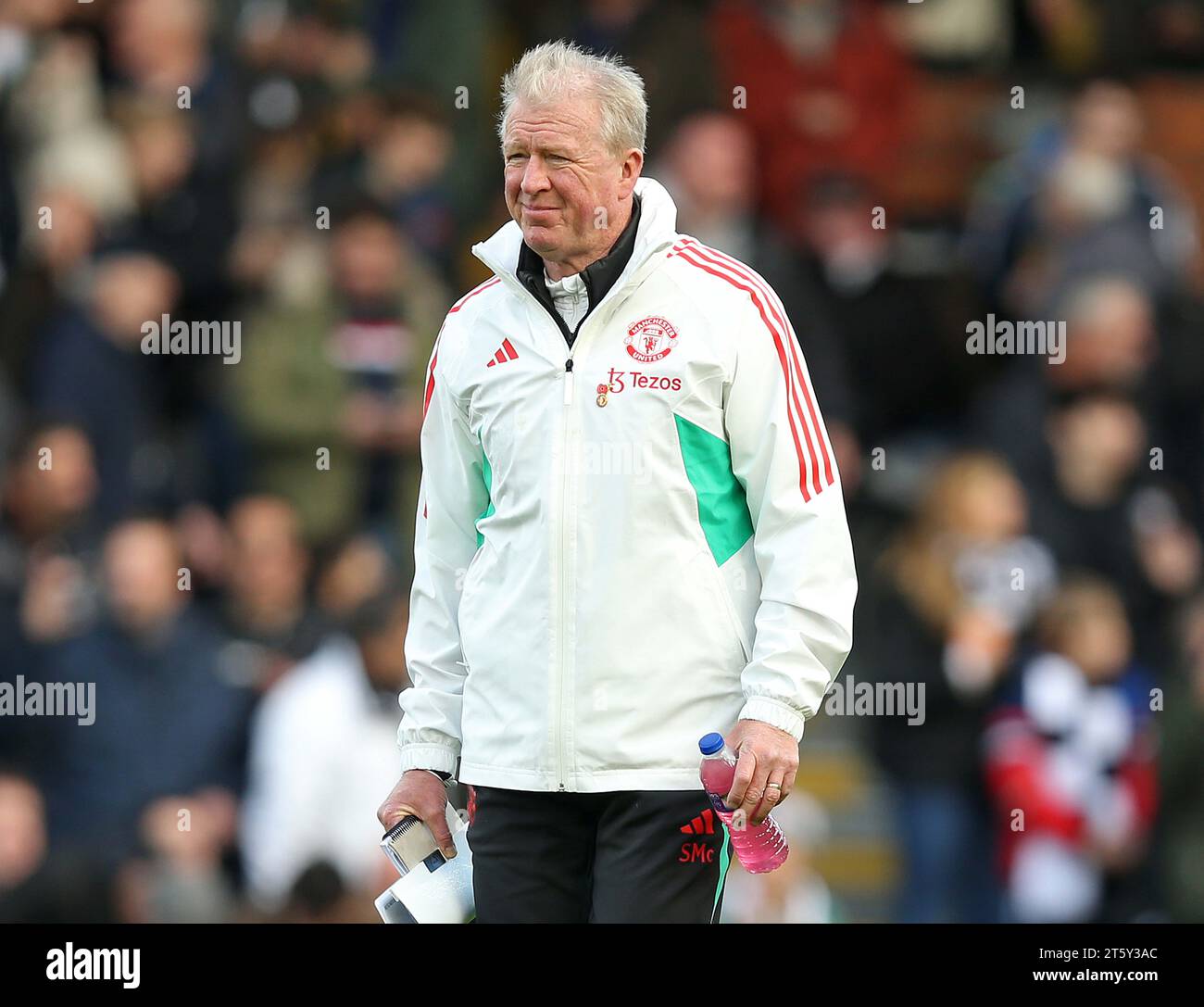 Manchester United coach Steve McClaren. - Fulham v Manchester United ...