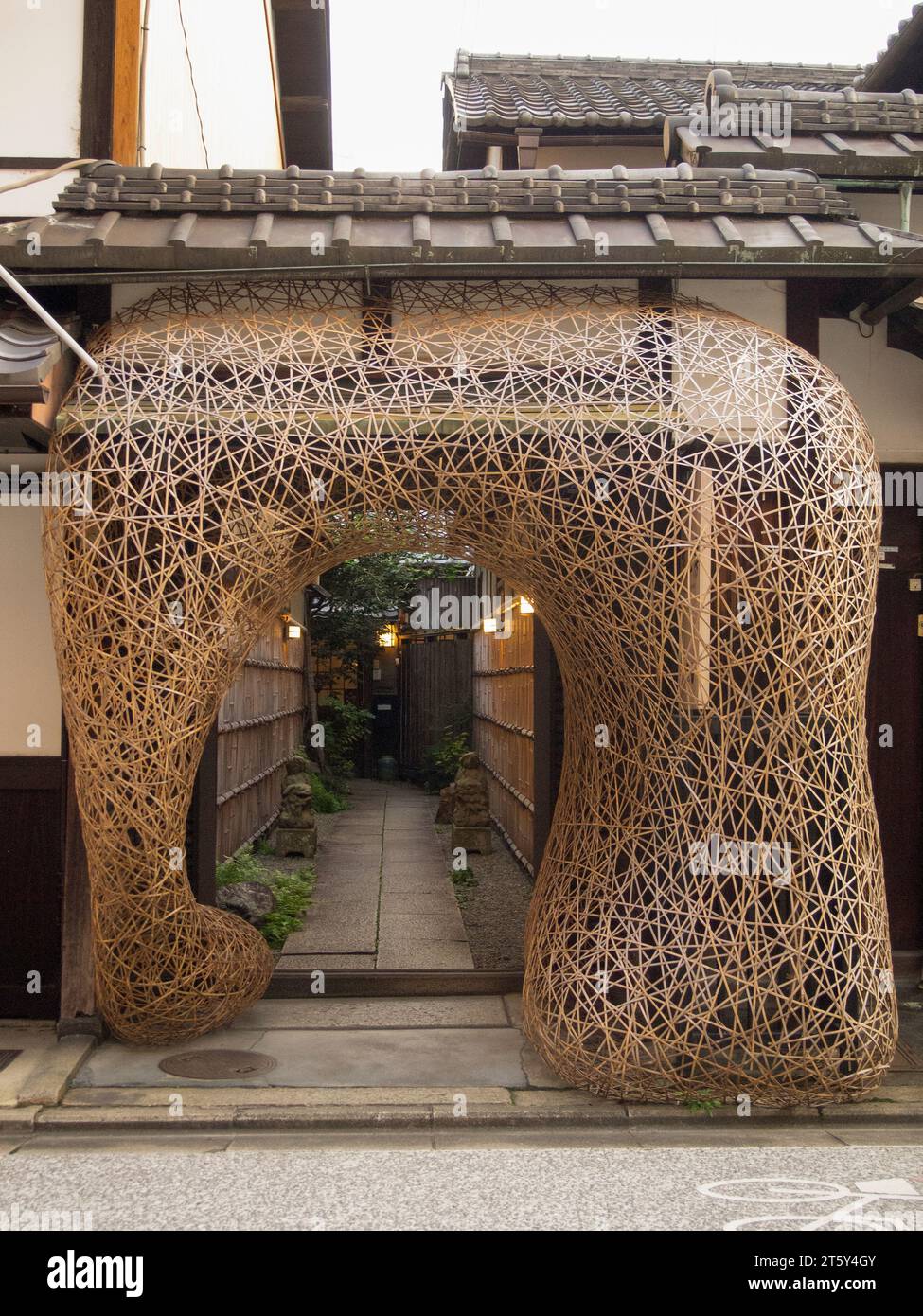 Old shops and restaurants on the famous Kyoto Shinmonzen-dori street in ...