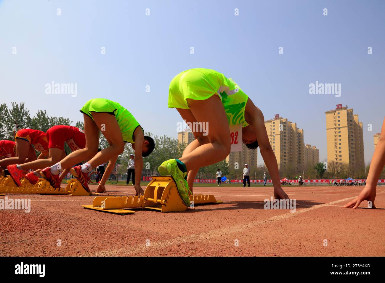 Sprinter's preparatory position Stock Photo - Alamy