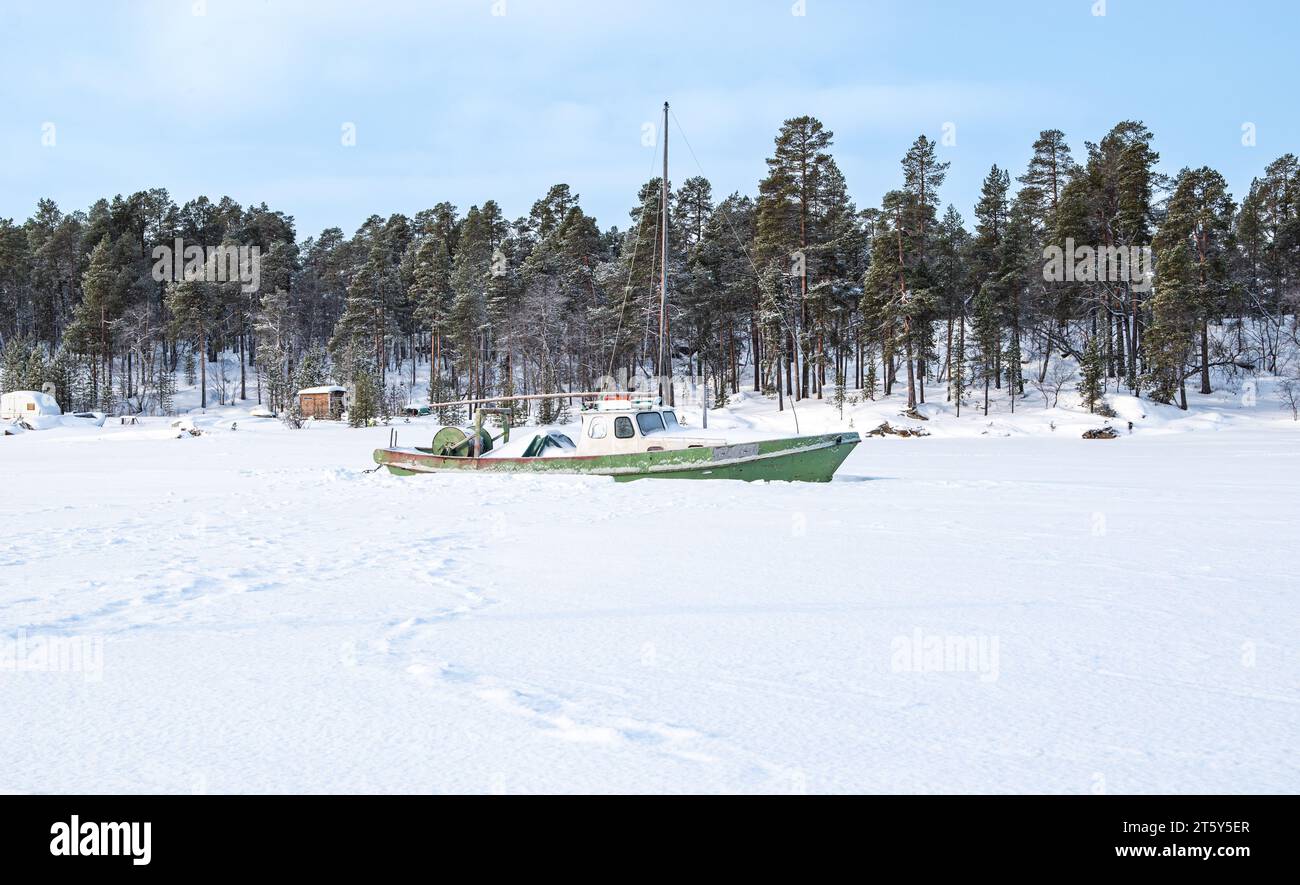 Panorama frozen lake snow hi-res stock photography and images - Alamy