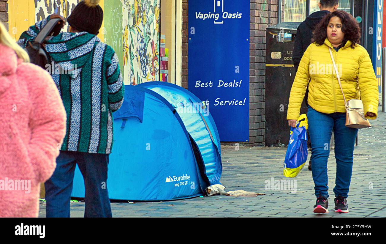 Glasgow, Scotland, UK. 7th November, 2023. Homeless tents in the city ...
