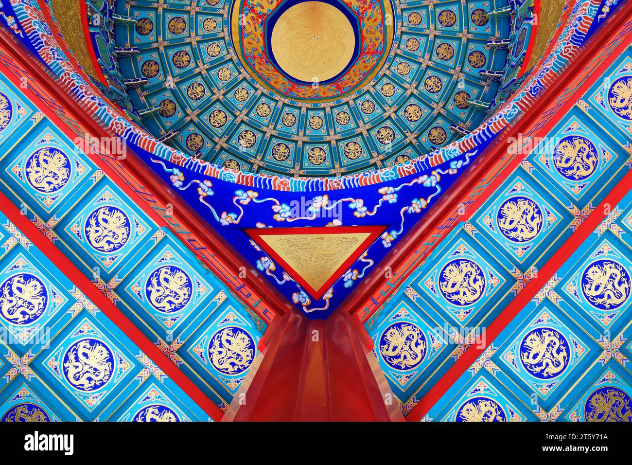 Pavilion dome, Chinese traditional landscape architecture Stock Photo ...