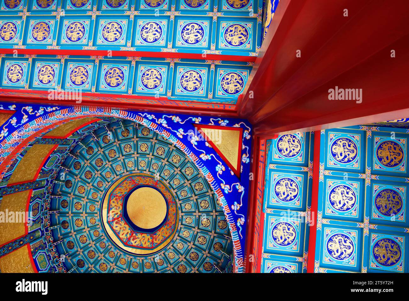 Pavilion dome, Chinese traditional landscape architecture Stock Photo ...