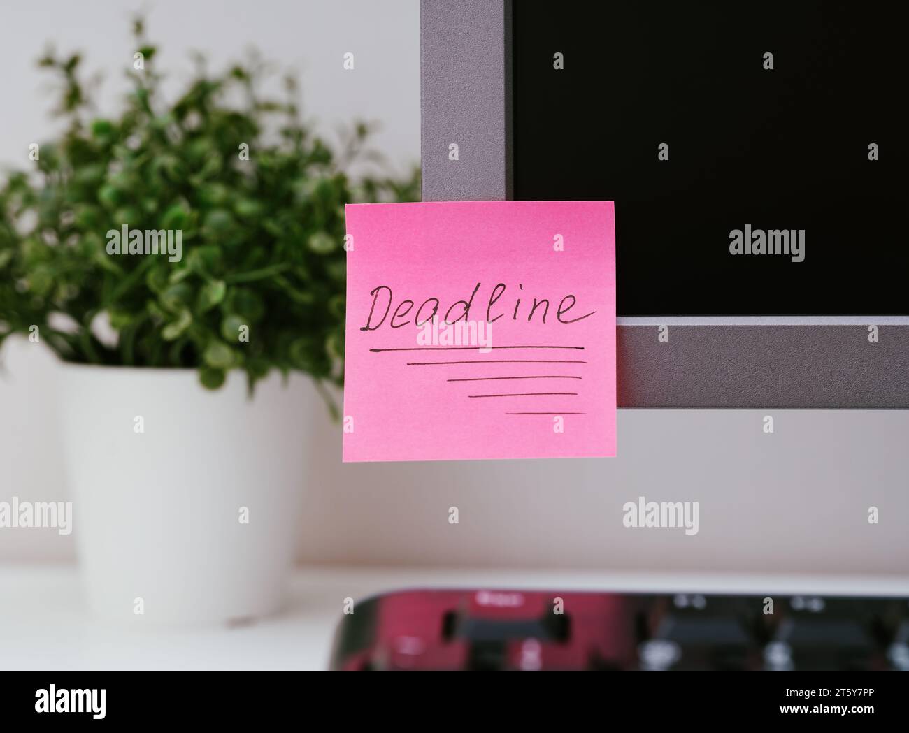 Office time flower hi-res stock photography and images - Alamy
