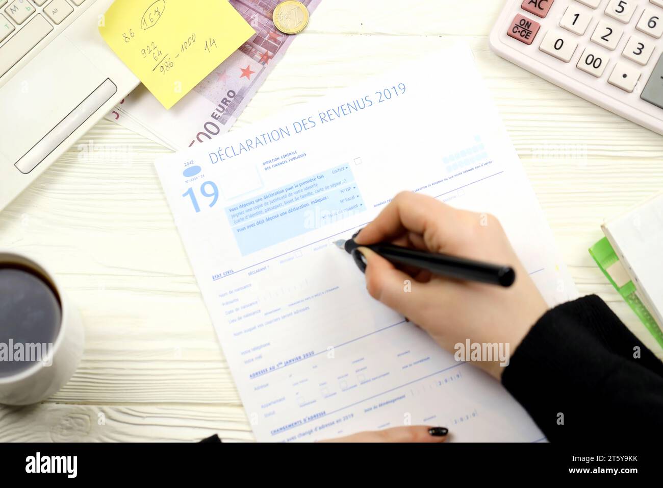 Accountant fill french tax form 2042 income statement in end of tax ...