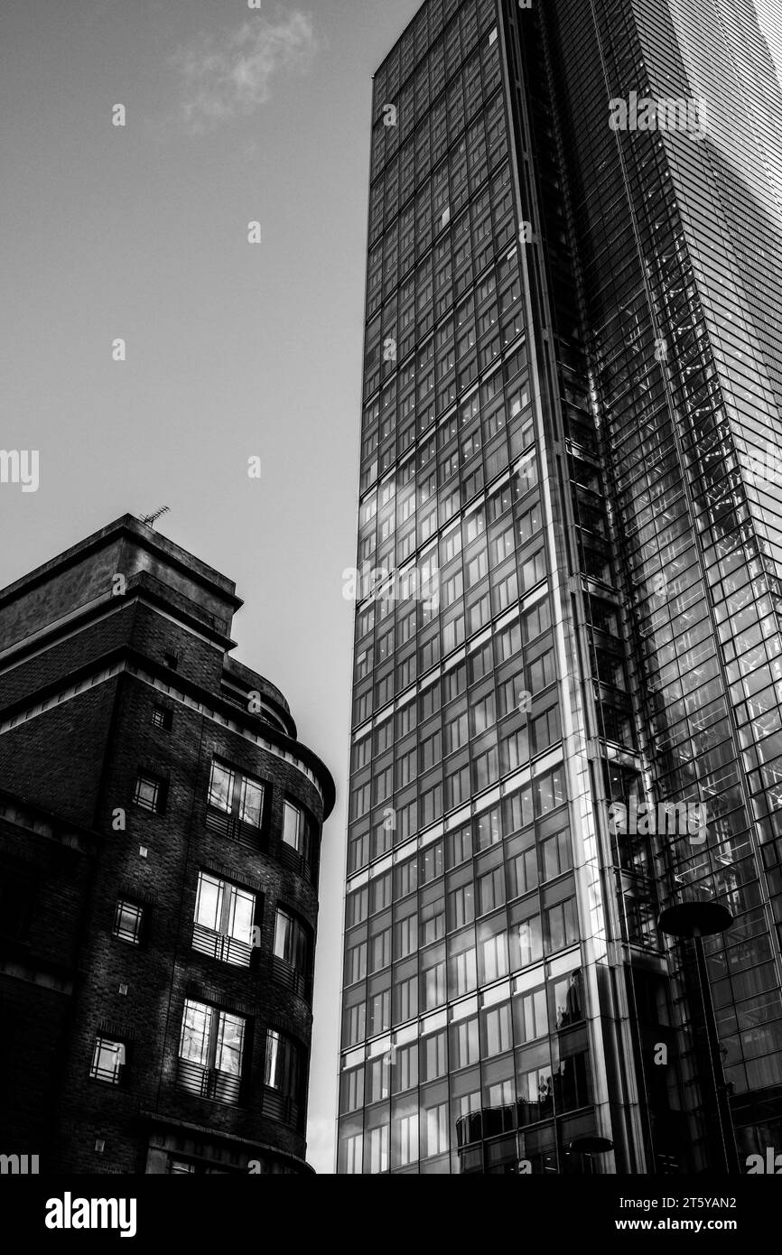 London neoclassical architecture Black and White Stock Photos & Images ...