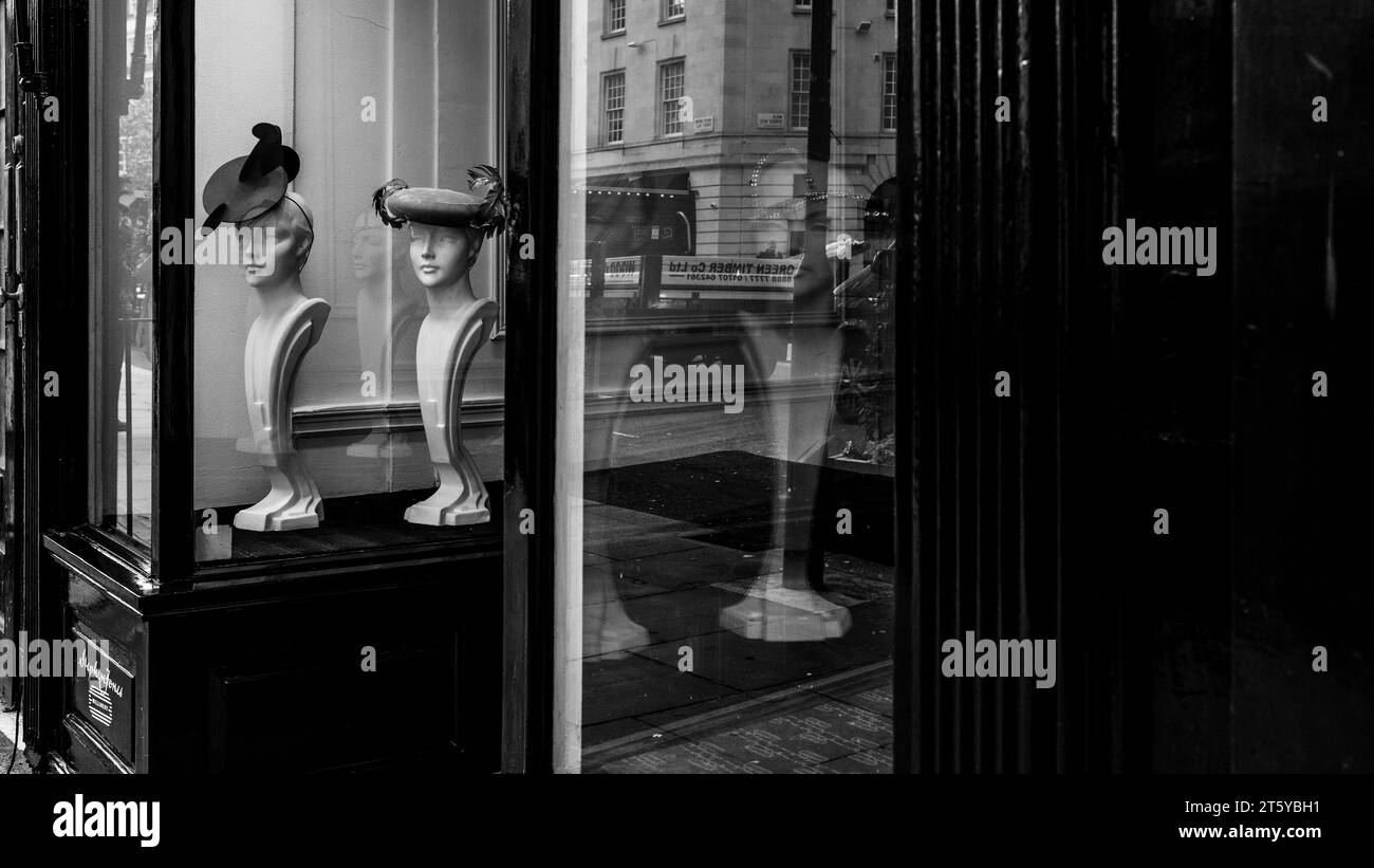 London hat shop Black and White Stock Photos & Images - Alamy