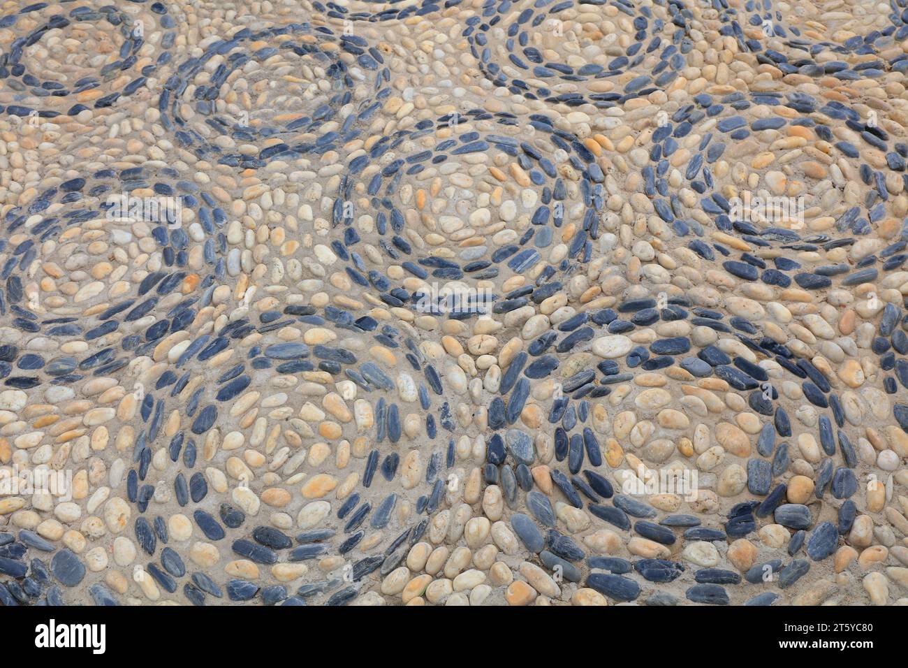 pebbles puzzle texture, concentric circles Stock Photo - Alamy