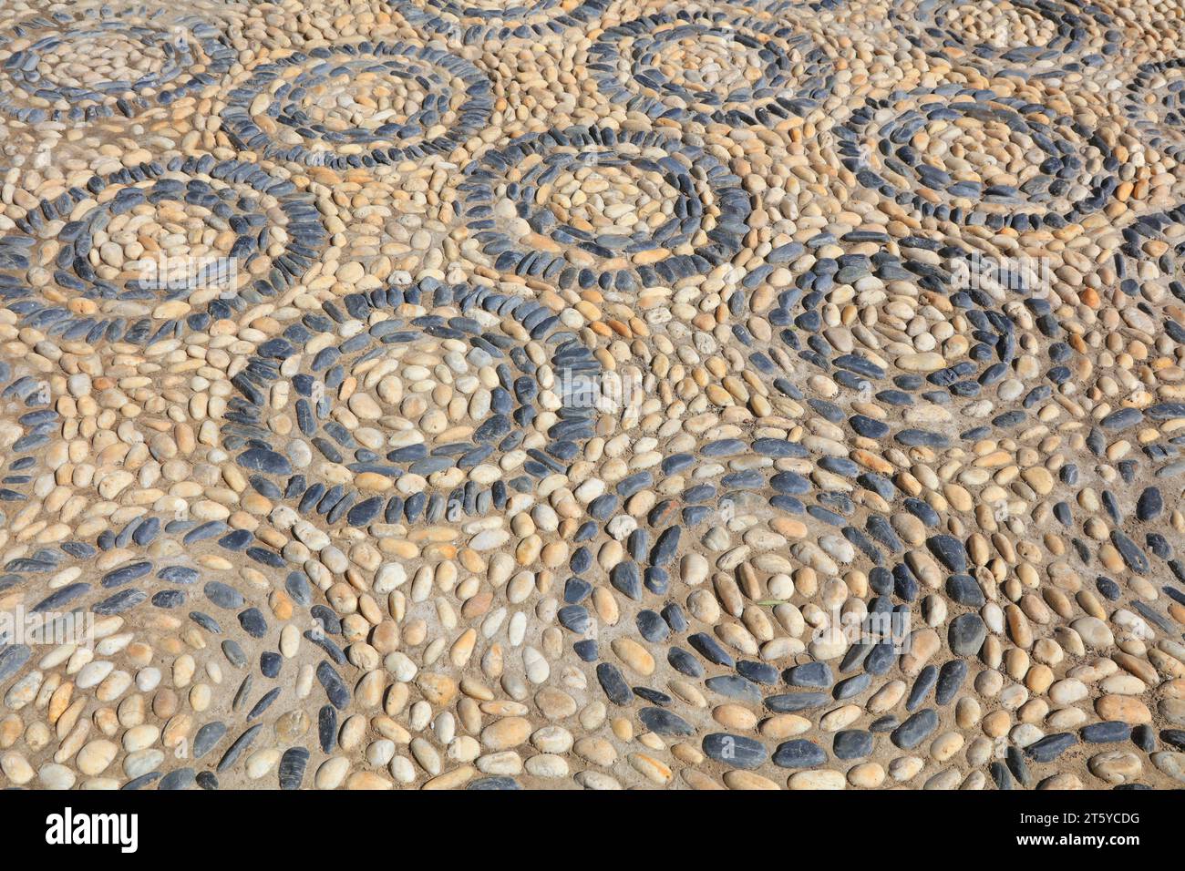 pebbles puzzle texture, concentric circles Stock Photo - Alamy